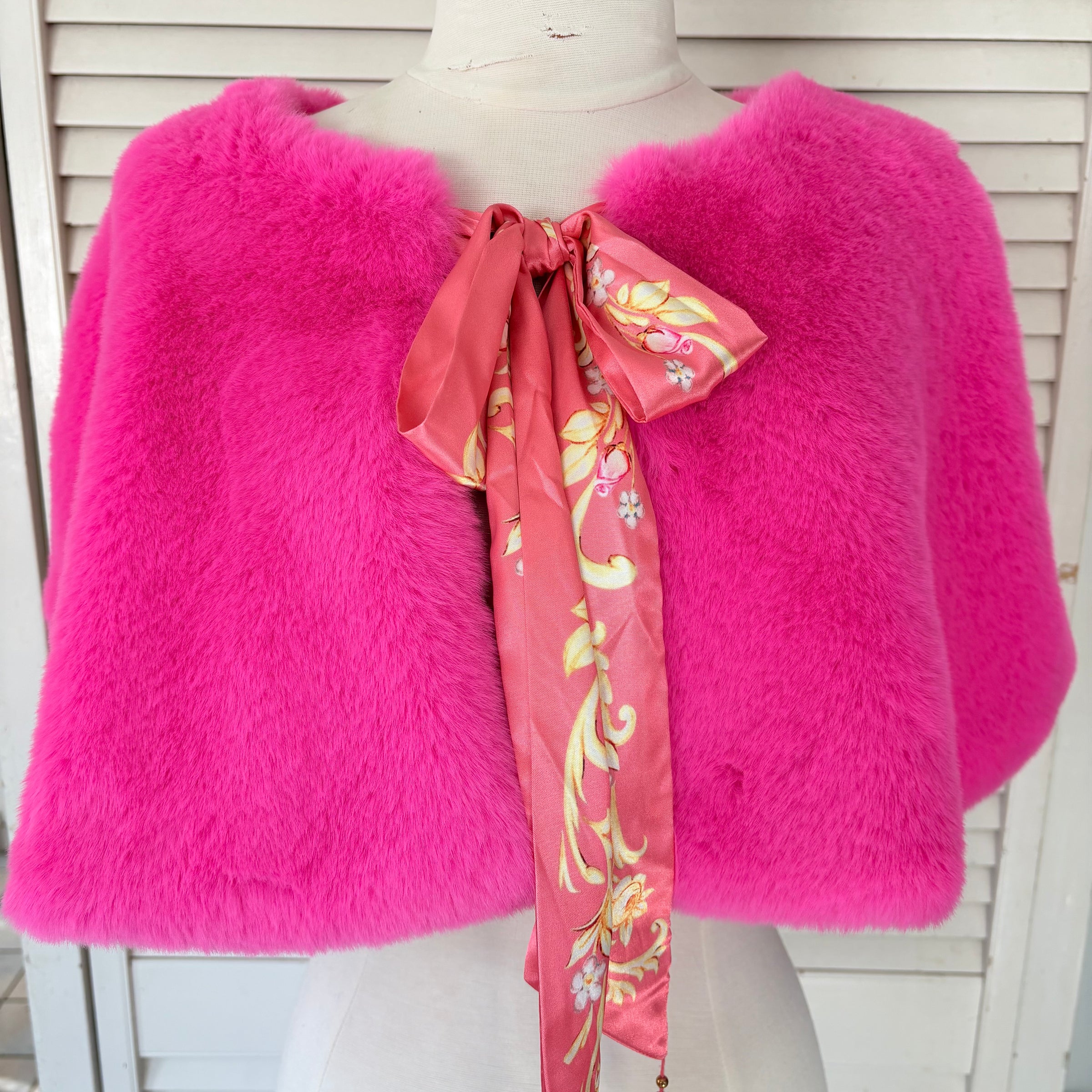 CC- Aratta Neon Pink Stole – Seaside Gallery and Goods